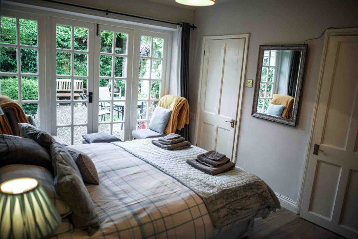Lovely Stone Built Annex With Private Courtyard - Herefordshire