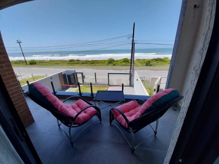 Casa Alto Padrão / Pé Na Areia. - Matinhos