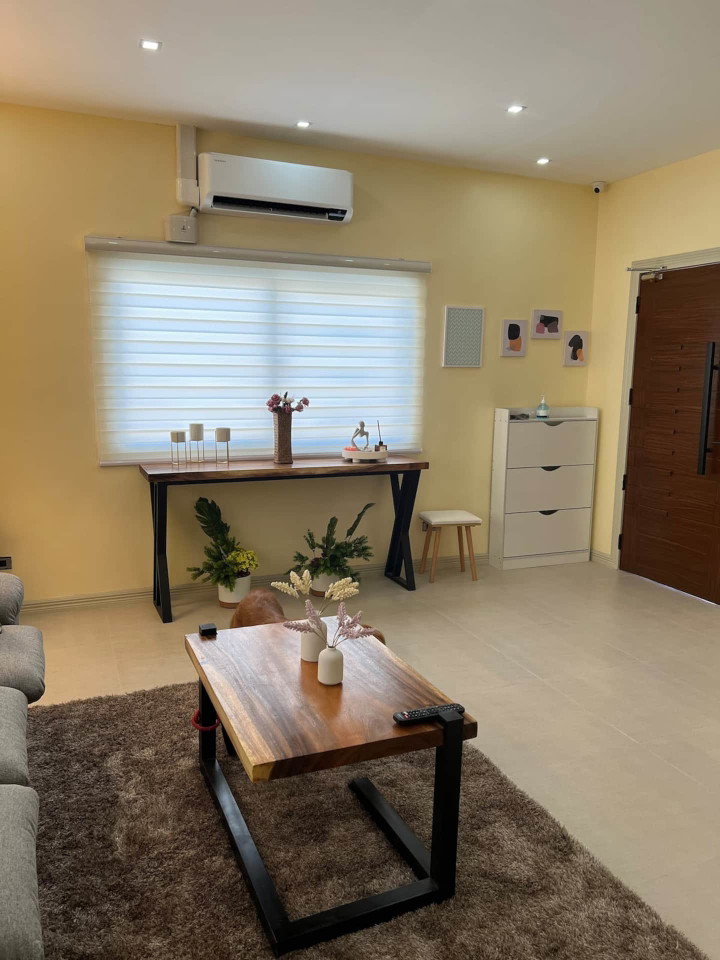 Modern City Center Sanctuary With Private Pool - Batangas