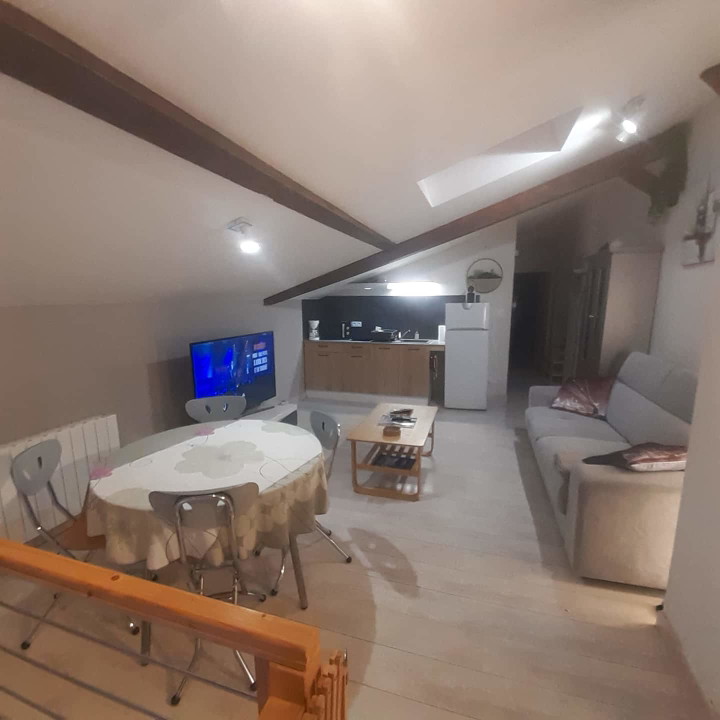 Appartement Climatisé
1 Ch Lit 160 + Canapé Lit - Mably