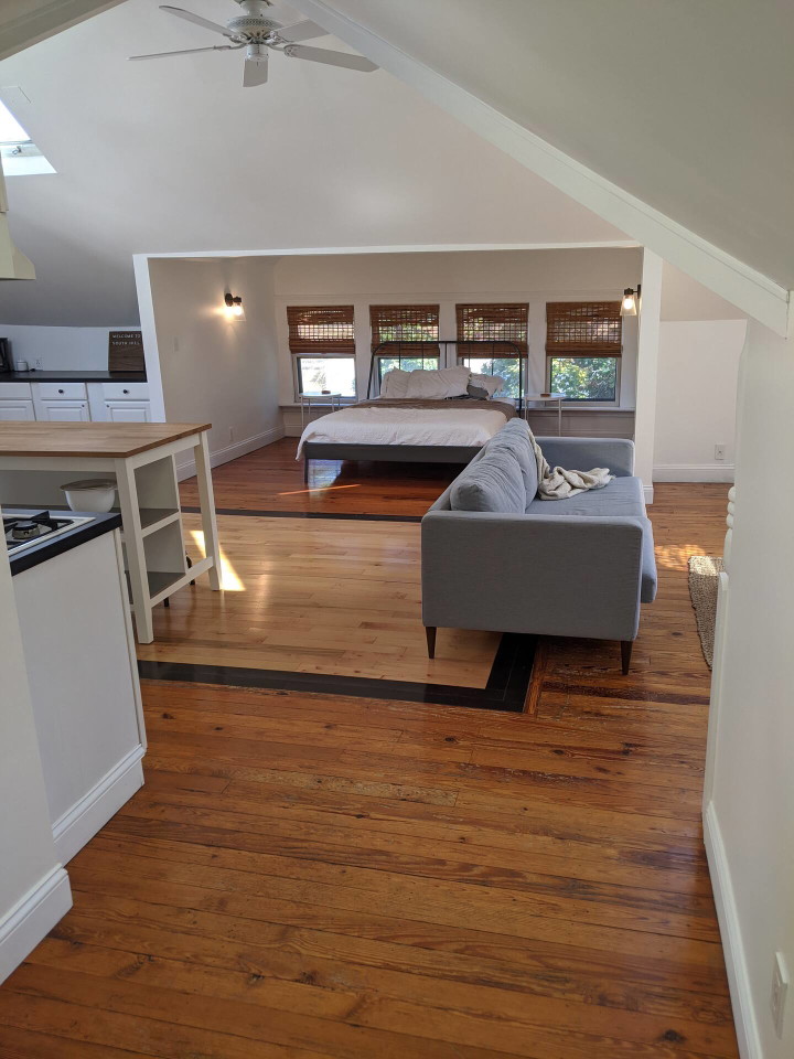 Charming Bright Studio Steps From Heritage Hill - Grand Rapids, MI