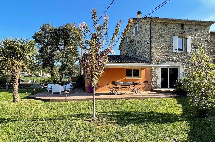Gîte 8 Pers, Piscine, Grande Terrasse, Barbecue - Ardèche