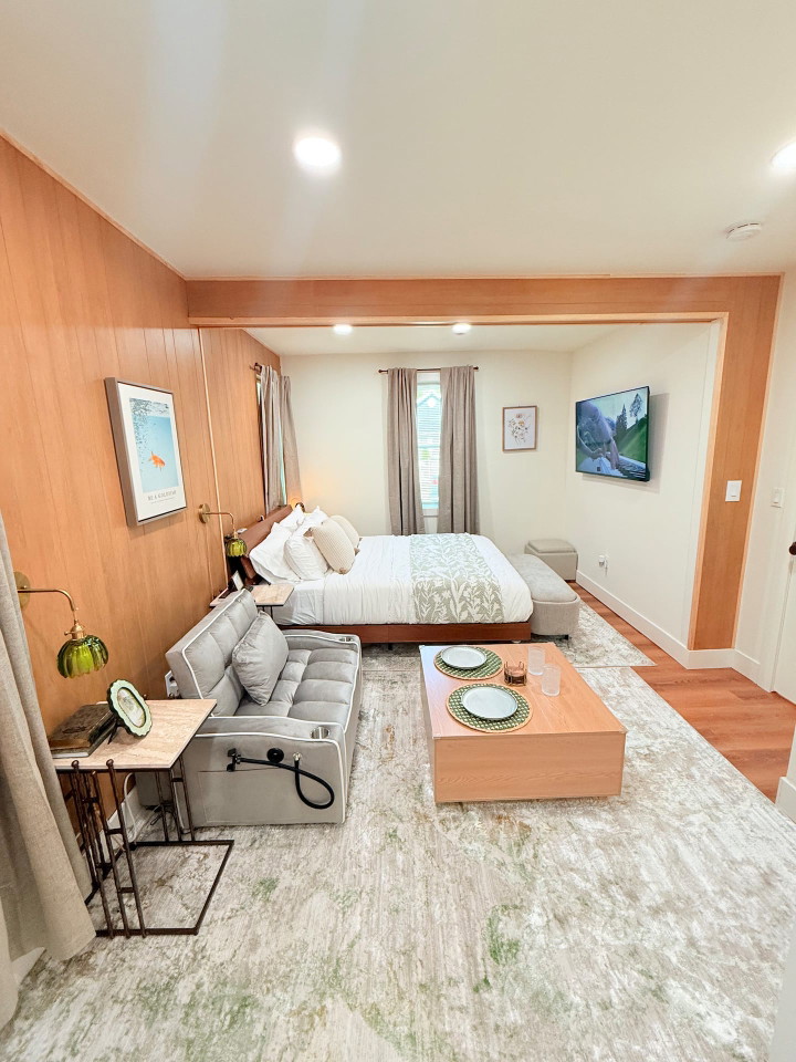 The Bury Studio Suite - Nearby Roosevelt Field - Garden City, NY