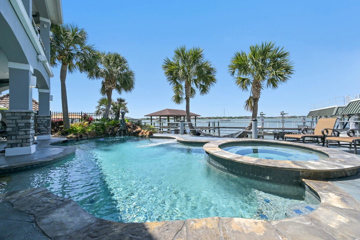 Propriété De Luxe Au Bord De L'eau : Piscine Privée Et Vue Sur Le Coucher Du Soleil - Seabrook, TX