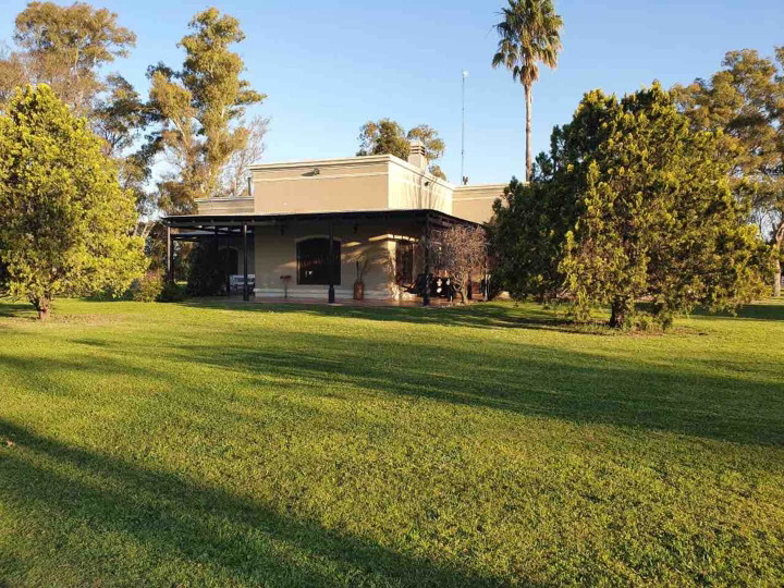 Estancia Santa Ana Puro Estilo De Campo Argentino - Mercedes