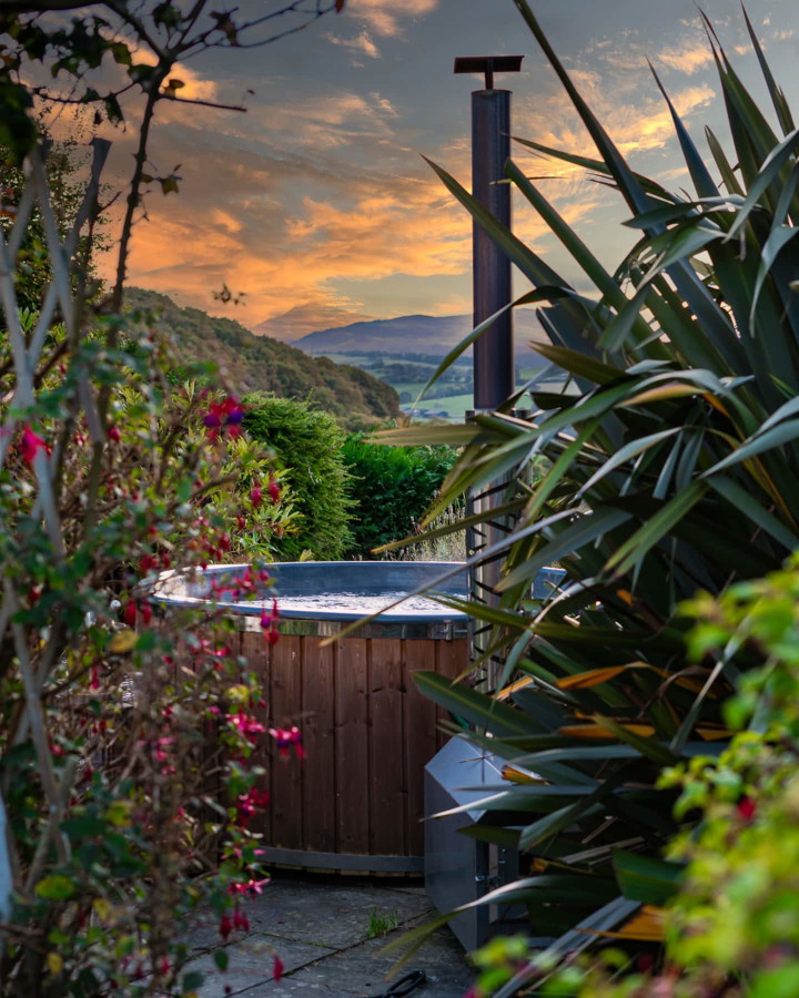 Tŷ Farm Retreat + Hot Tub & Wild Sauna With Views - North Wales