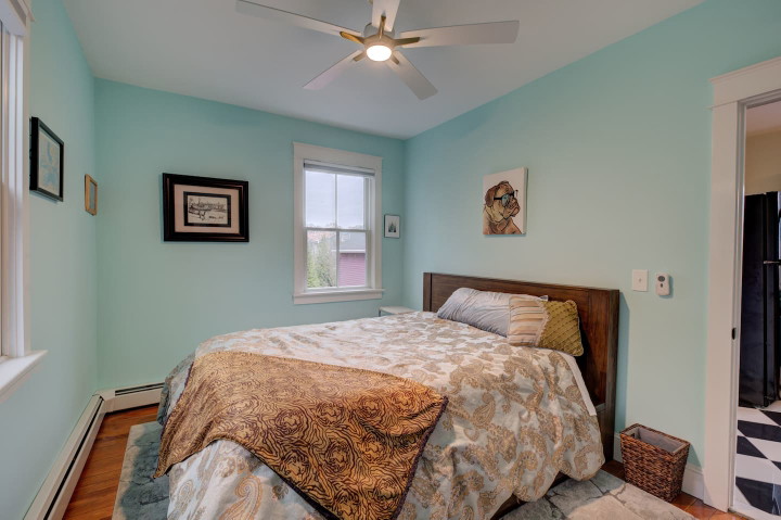 Royally Renovated In Downtown Eg - Warwick, RI