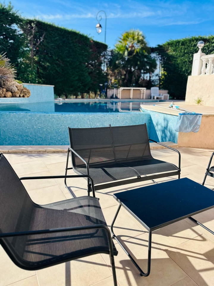 Charmant Bas De Villa Trois Pièces Près De Cannes - 칸