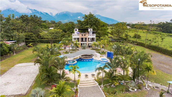 Villa Campestre Con Piscina - Meta