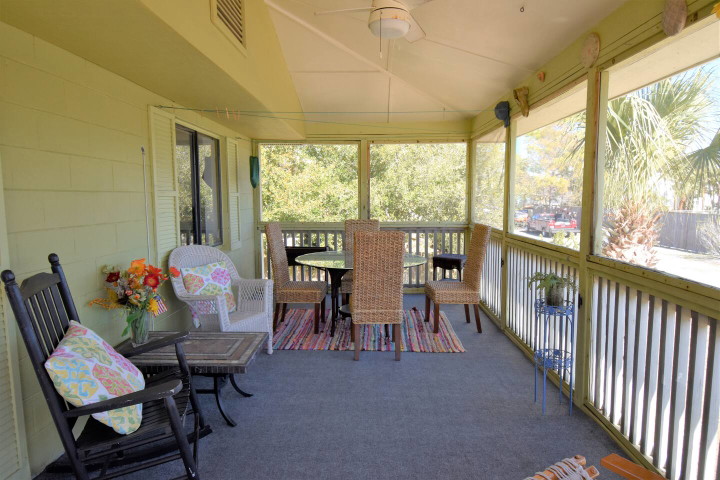 Spacious 2 Bedroom Apartment With Free Parking - Tybee Island, GA