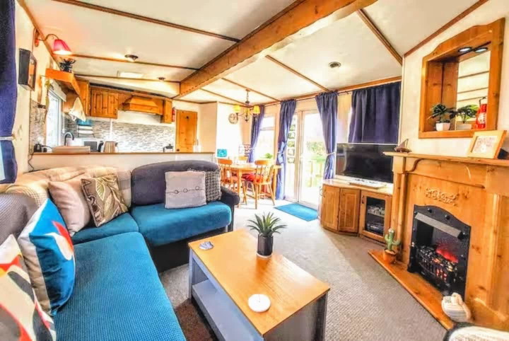 The Lodge - Tranquil Beach Stay - Caernarfon