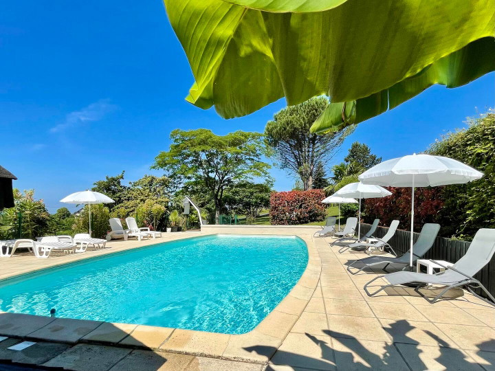 Comfortable Mobile Home, 3 Bedrooms With Pool - Correze