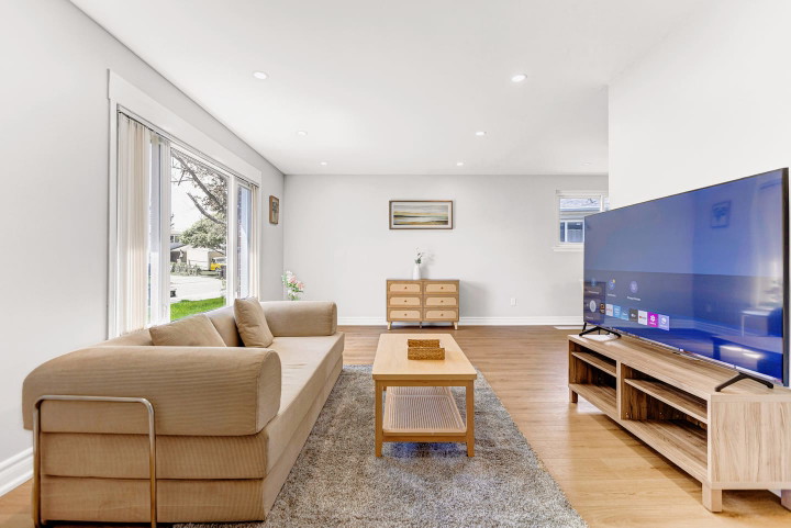 Family-friendly 3br Home - Sleep 10 | Free Parking - Markham