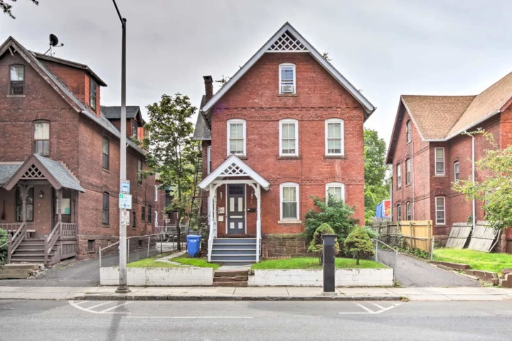 Historic Charm Apartment - Hartford