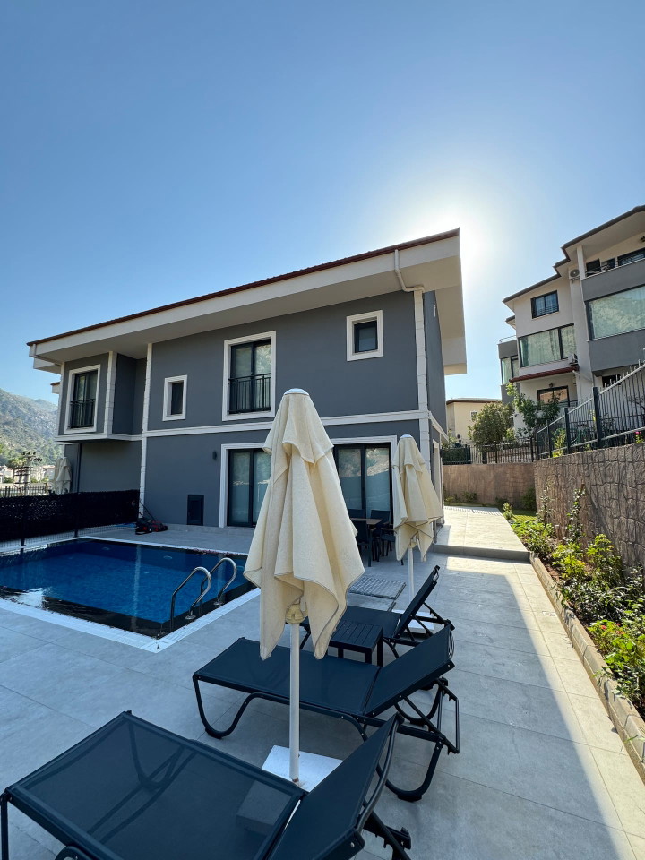 Dağ Manzaralı Villa - İçmeler