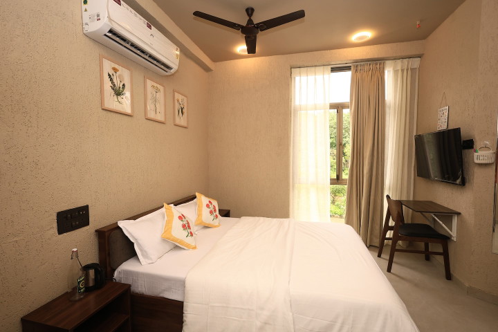 Liora 233 | Cozy Studio For Work And Stay. - Thane