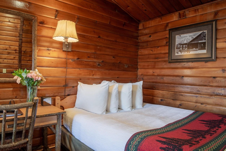 Cedar King Room - Jackson, WY