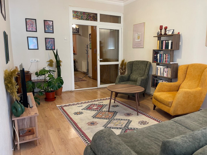 A Bohemish Cosy Apt, So Close To Public Transport - İzmir