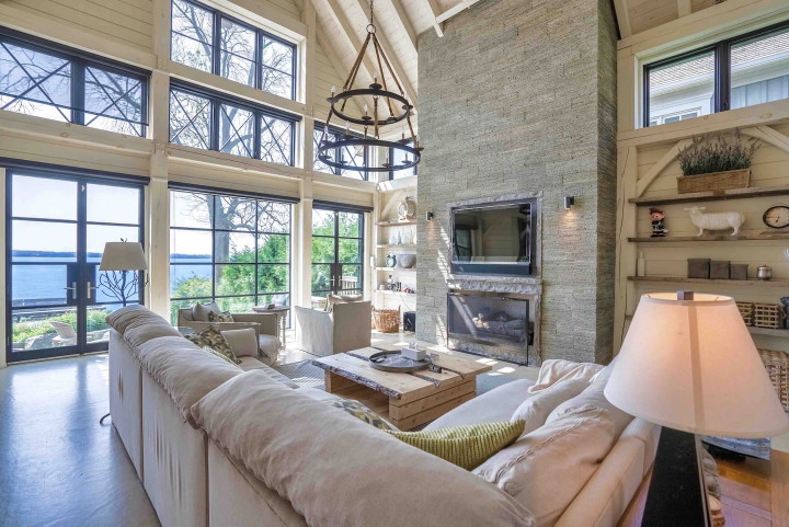 Lakefront Luxury With Private Dock - Innisfil