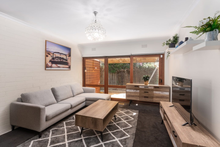 3 Bedroom  2 Bathroom 2 Living Room House - Melbourne