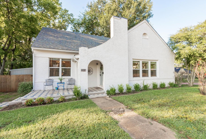 Your Azalea Escape | Walkable Historic Tyler Stay - Tyler, TX