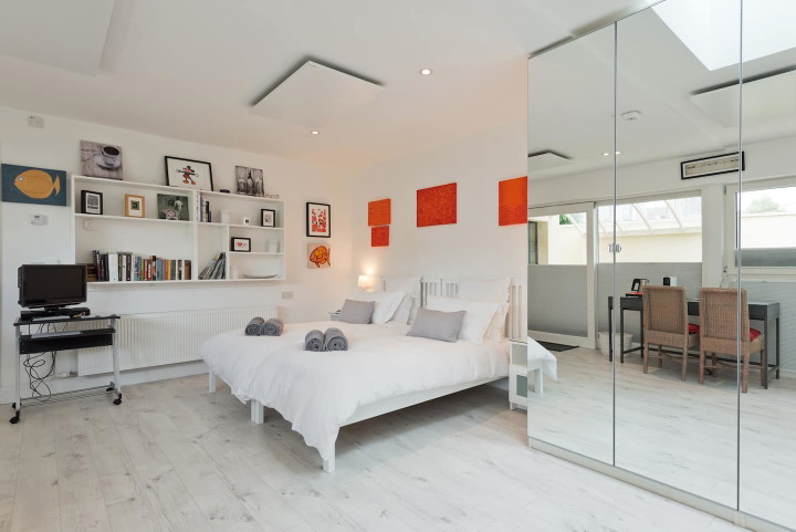 High Spectwin Bed En Suite In Monkstown Co. Dublin - 