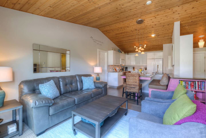 Home W/hot Tub & Fireplace Close To Resort - Big Sky, MT