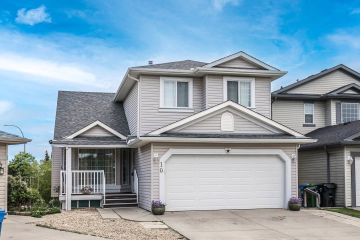 Large House! Walkout, Close To Airport - Calgary
