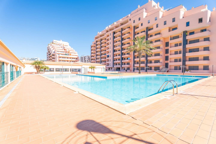 4min Walk To Beach W/pool / Balcony /Tennis/bbq/ac - Portimão