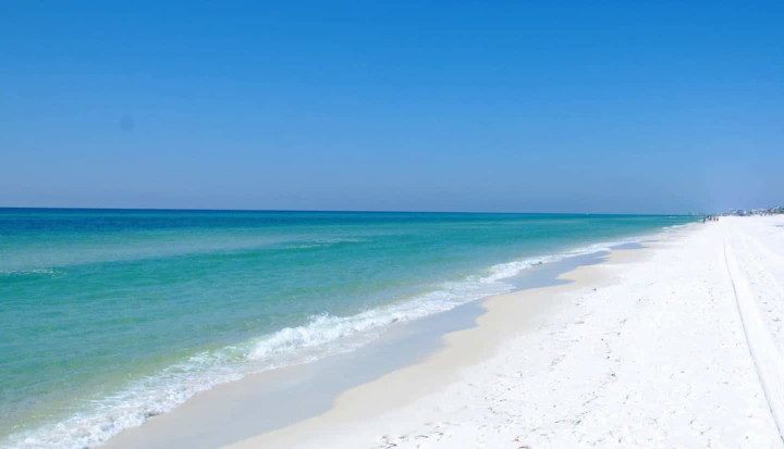 Peaceful Coastal Retreat Near Downtown & Beach - Pensacola, FL