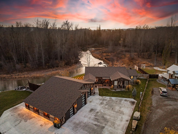 River's Edge W/ Hot Tub, Sauna & Game Room - Kalispell, MT