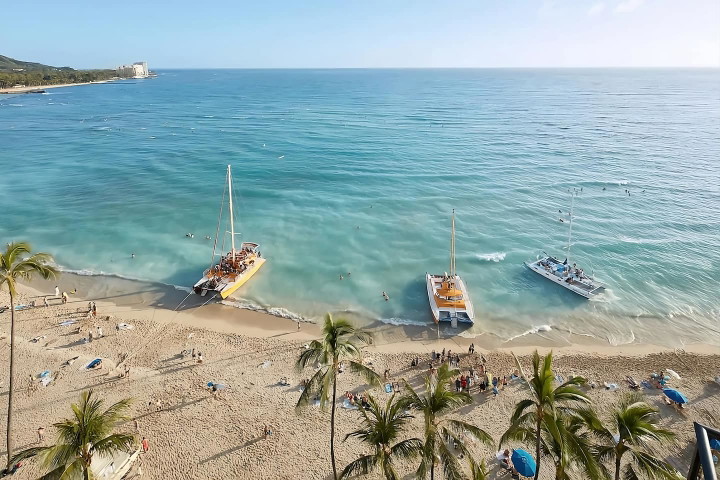 Aloha From Waikiki! Enjoy Your 3 Oceanview Units! - Honolulu, HI