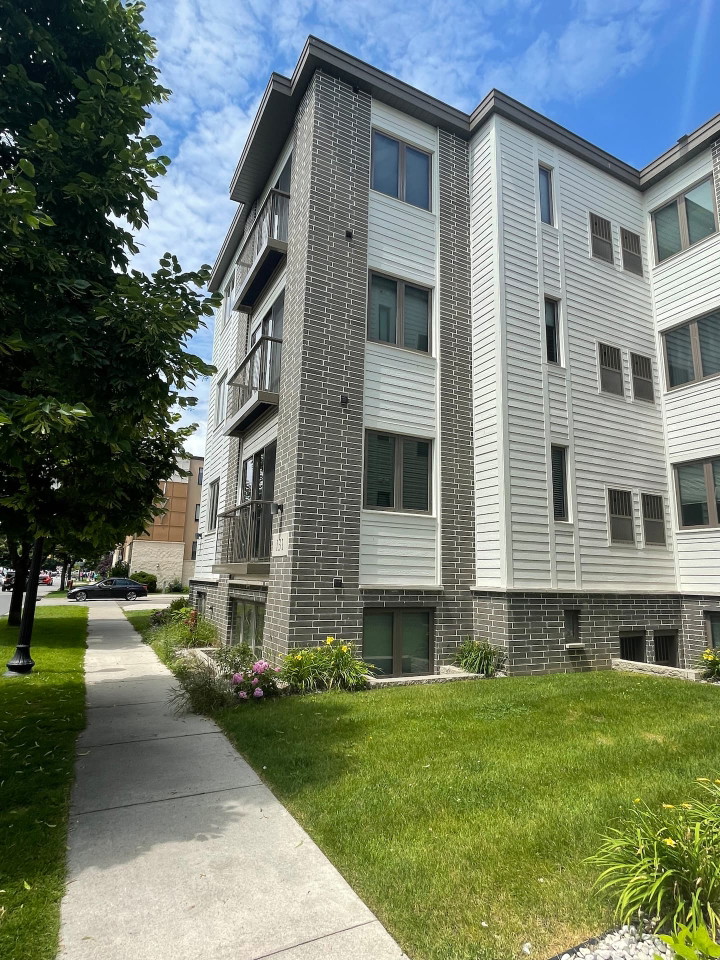 Capri 3 - Downtown Tc Condo (Amazing Location) - Traverse City, MI