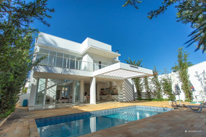 Casa Em Estilo Contemporâneo Com 4 Suítes E 6 Banheiros Em Condomínio Fechado - Jaguariúna