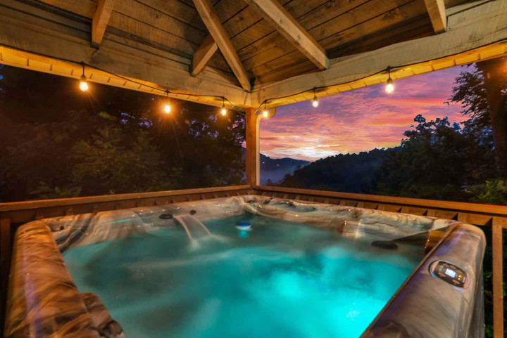 Smokey Special! Mountaintop Chalet-great View! 8mns To Dollywood! - Pigeon Forge, TN