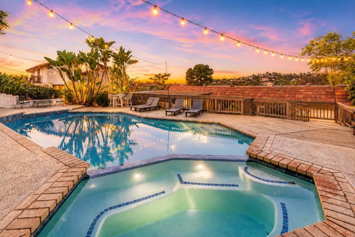 Spacious Oasis W/ Pool, Sauna, And Secret Arcade - San Diego, CA