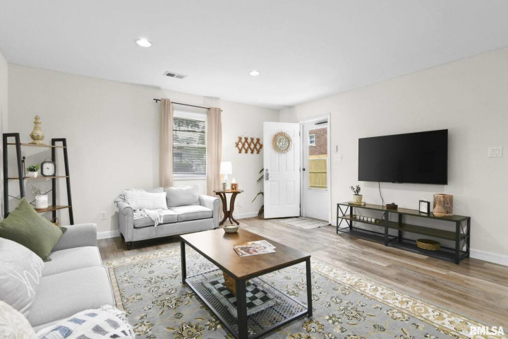 Sophisticated & Serene - Private 2/1 Retreat - Springfield, IL