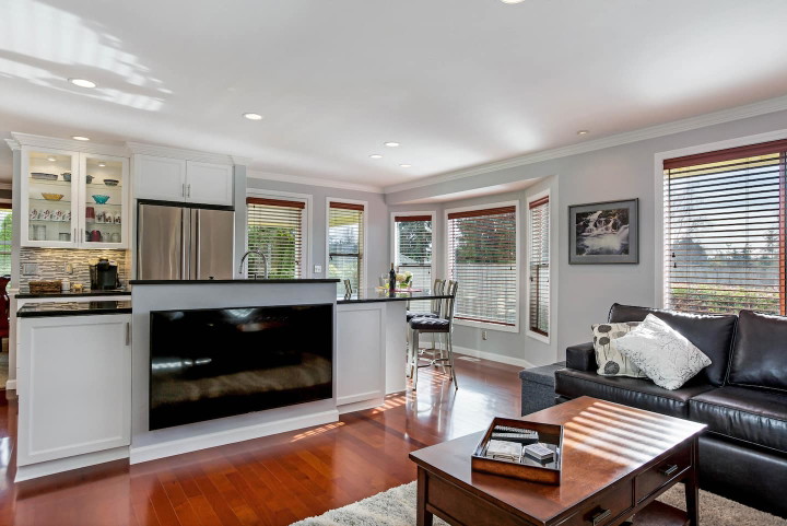 5 Star! Centrally Located Oak Harbor Home - Whidbey Island, WA