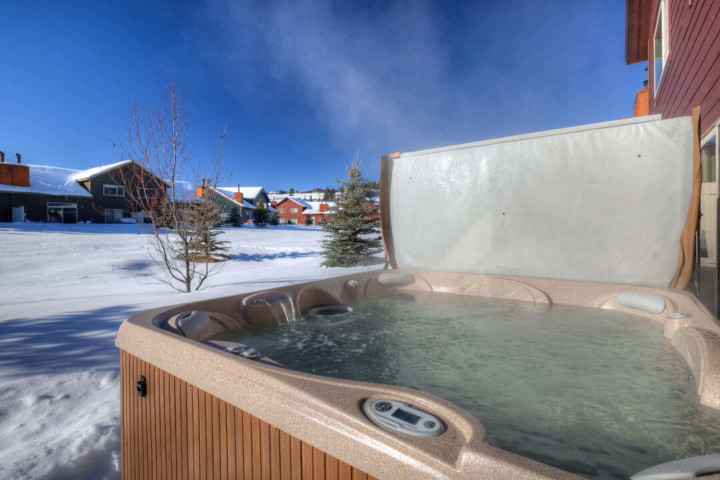 Family Condo W/private Hot Tub & Fireplace - Big Sky, MT