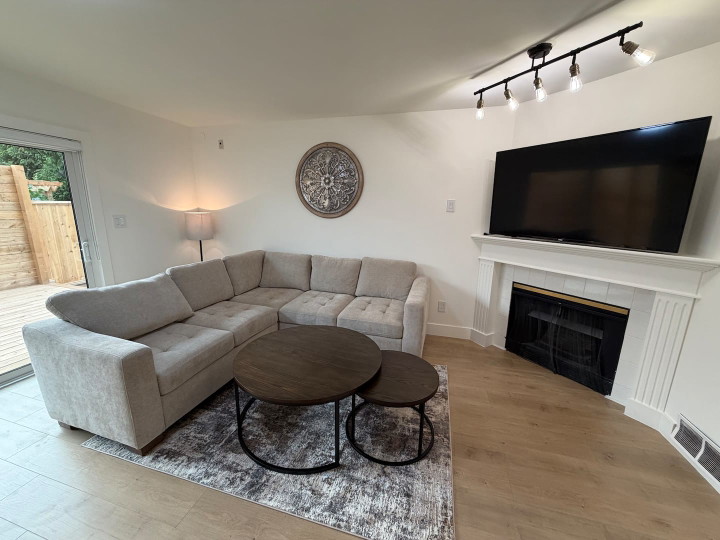 Brand New Modern Suite | Private Patio - Surrey