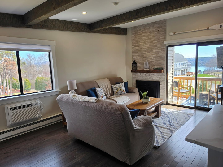 Modern Lakeview Retreat, Near Gunstock - Laconia, NH