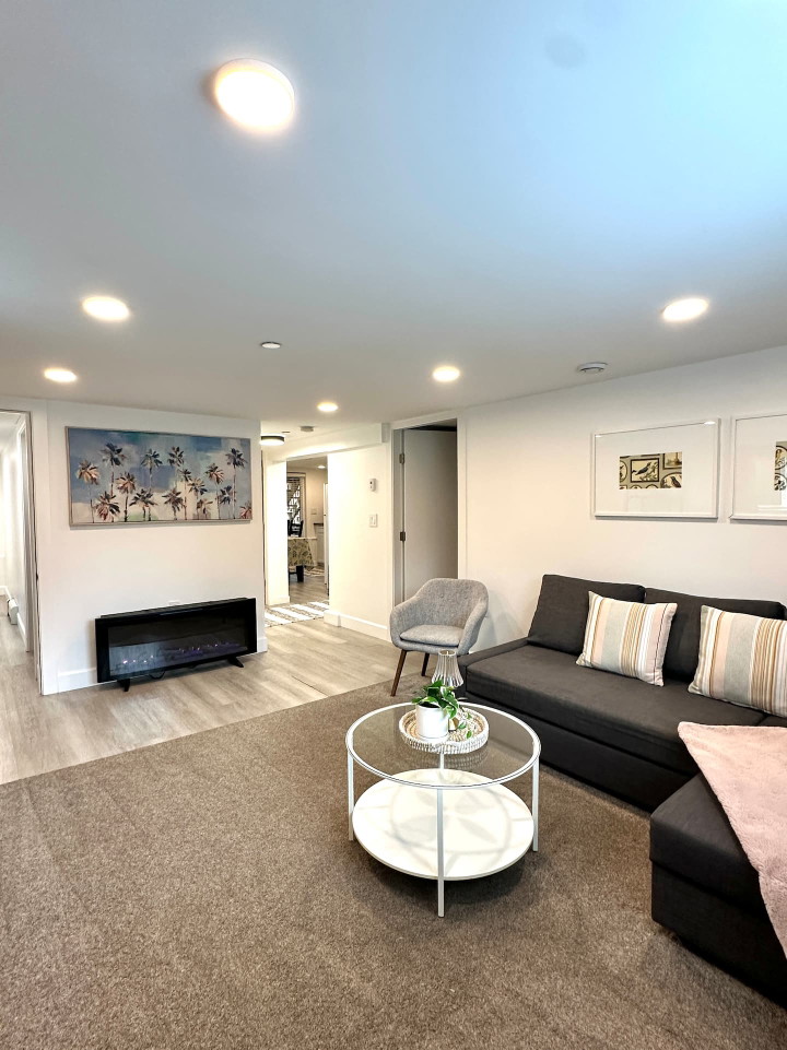 2br East Van Home Base Walk To Fraser - Vancouver