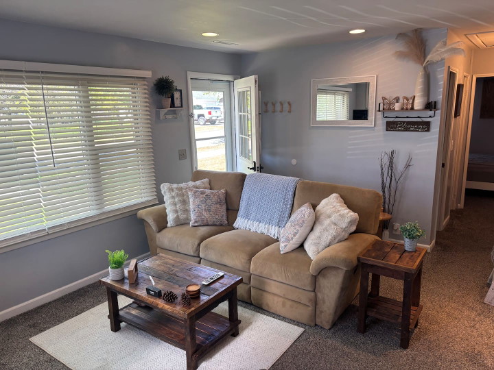 3bd Home Near Msu/downtown Fiber Wifi/tons Of Tv! - East Lansing, MI