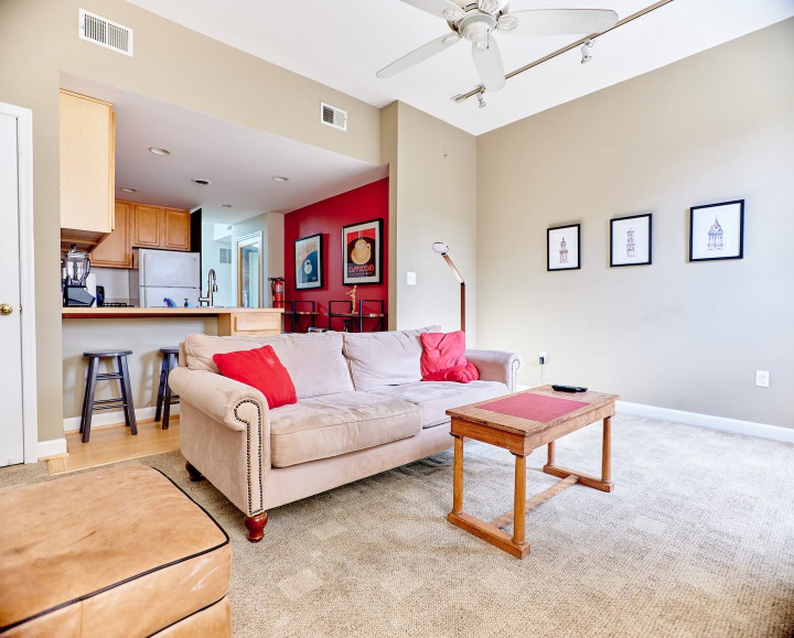 Cozy City Loft
Walk To Jhh & Fells - Baltimore, MD