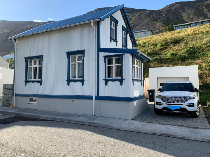 Charming 5-bedroom Villa With Hot Tub And Sauna - Groenlandia