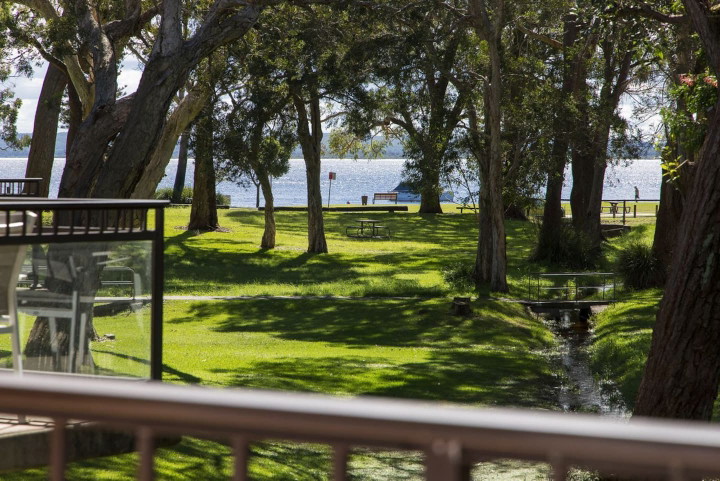 Bay Parklands, Close To Water - Shoal Bay