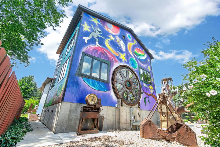 The House On Garling - Steel And Bedrock House - Bloomington, IL
