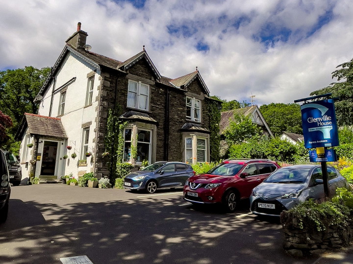 Lake District House - Sleeps 18 - Central Location - Windermere