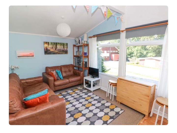 Milkwood, Un Encantador Chalet De Tres Dormitorios, Capacidad Para Cinco Personas - Pembrokeshire