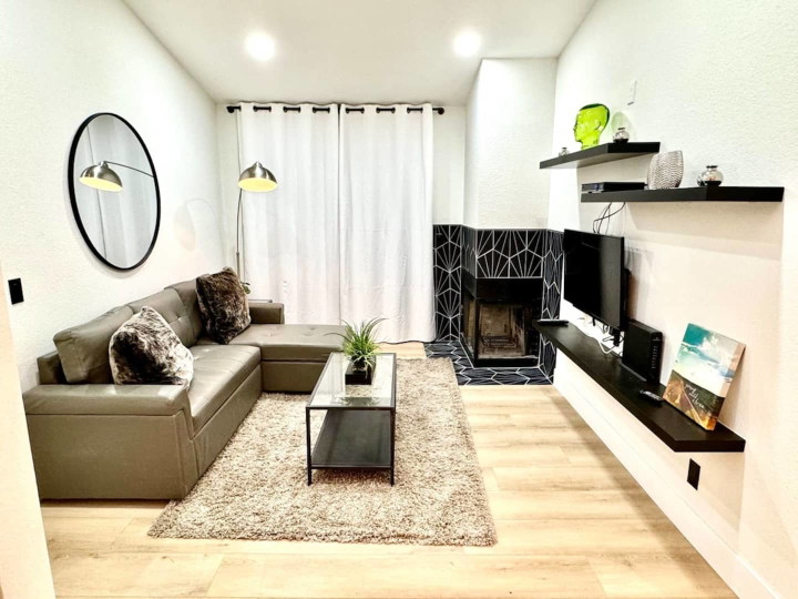 Lux 1br Condo Near Strip W/pool, Gym, And Laundry - Henderson, NV